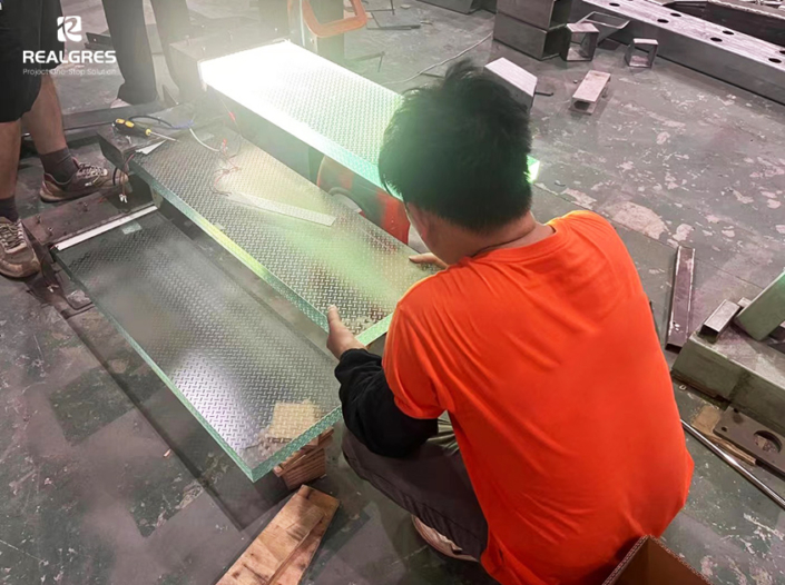 The Ultimate Guide to the Top 4 Stair factories in China | Realgres